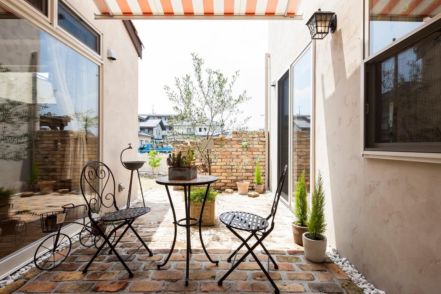 中庭のある暮らし - プロズジャパン